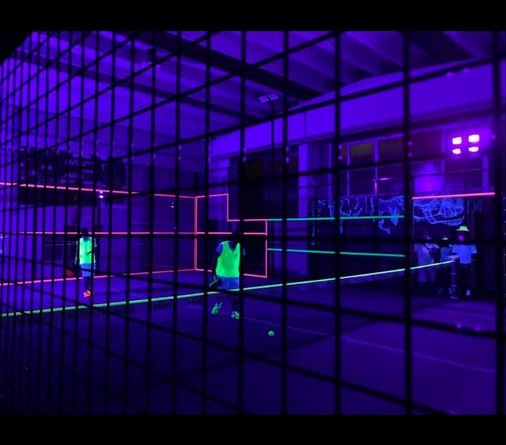 Spectaculair Glow-in-the-dark padel toernooi! · Tennis & Padel de Krekel